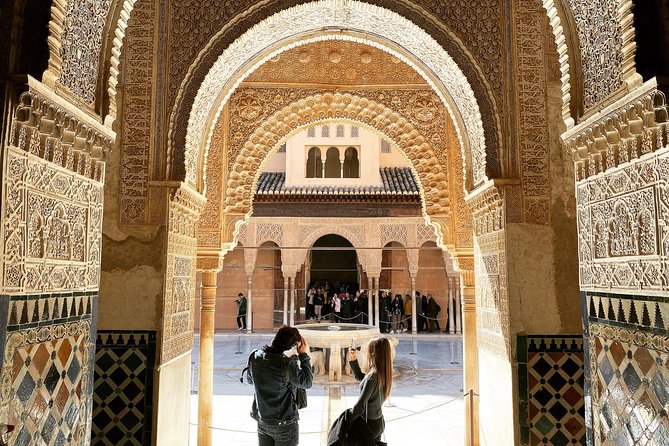 Alhambra Private Tour with Skip-the-line-tickets - FAQs