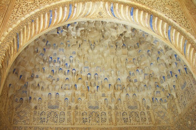 Alhambra: Skip-the-Line to Nasrid Palaces & Generalife - Meeting and Ticketing Details