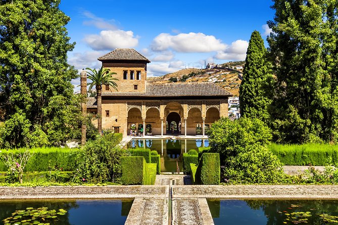 Alhambra Ticket and Guided Tour with Nasrid Palaces - Authentic Insights from Travelers
