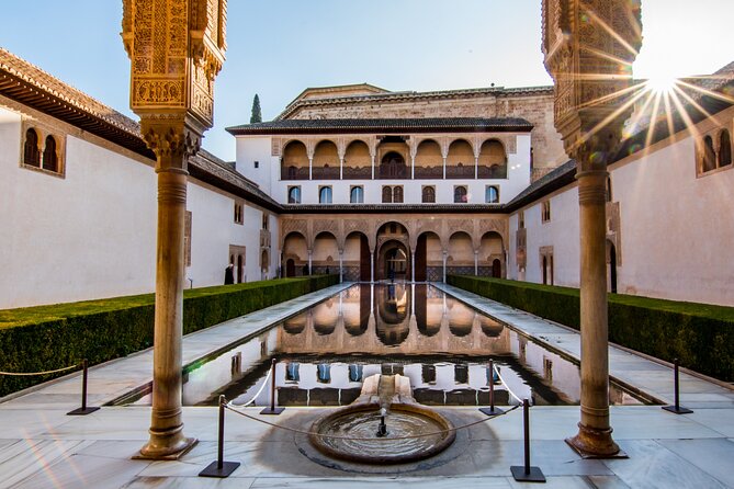 Alhambra Tour and Nazaries Palaces With Hammam Massage Experience - Hammam Al Andalus Experience