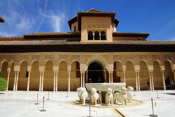 Alhambra Tour Review: A Must-Do Experience - Discovering the Alcazaba