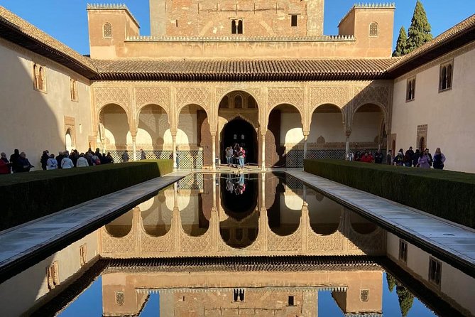Alhambra Tour Review: A Must-Do Experience - Wandering the Generalife Gardens