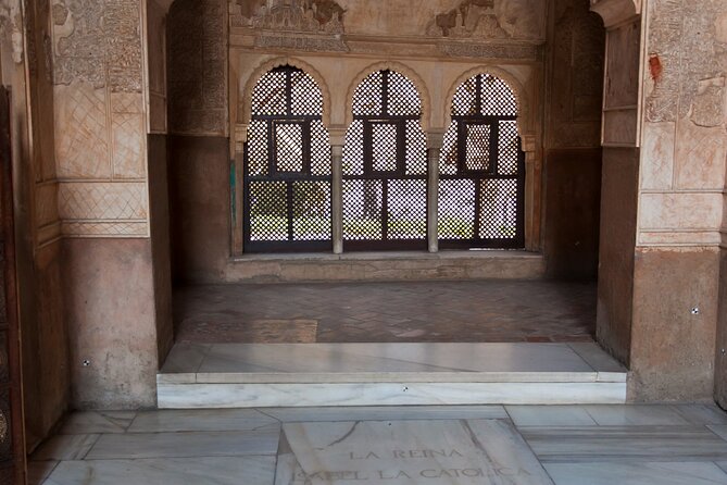 Alhambra tour with Generalife Palace and gardens - The Itinerary in Detail