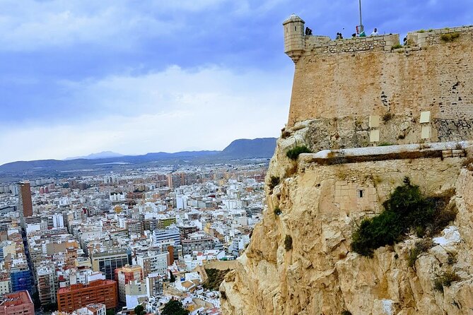 Alicante & Elche. Transport, guide and monuments. - FAQ