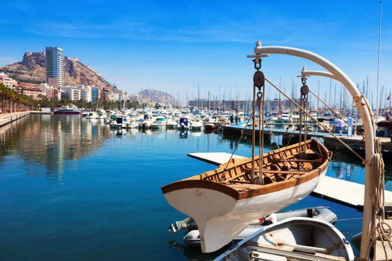 Alicante: Express Walk with a Local in 60 minutes - A Closer Look at the Alicante Express Walk