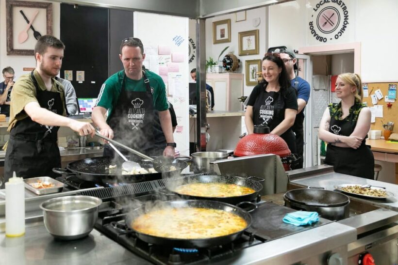 Alicante: Paella and Sangría Workshop with Market Visit - Analyzing the Value
