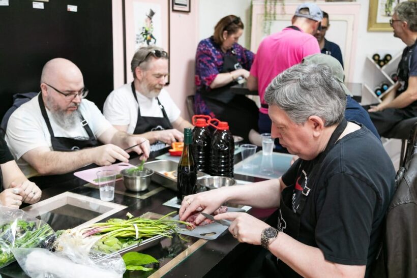 Alicante: Paella and Sangría Workshop with Market Visit - The Authenticity and Atmosphere