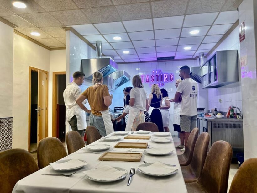 Alicante Paella Cooking Class, Tapas, Drinks and Market - Key Points