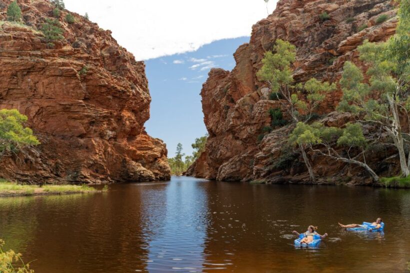 Alice Springs: West MacDonnell Ranges & Standley Chasm Tour - Exploring the Rugged Beauty of the West MacDonnell National Park