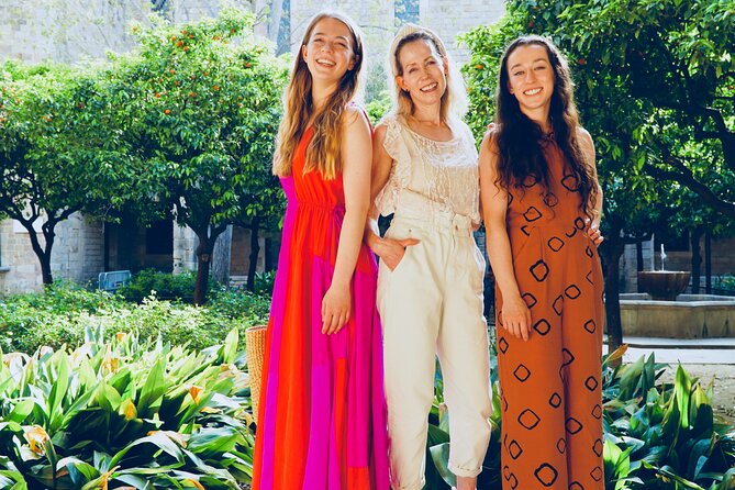 All in One! Tour, Photos and Guide in the Old Heart of Barcelona - Tour Experience and Highlights