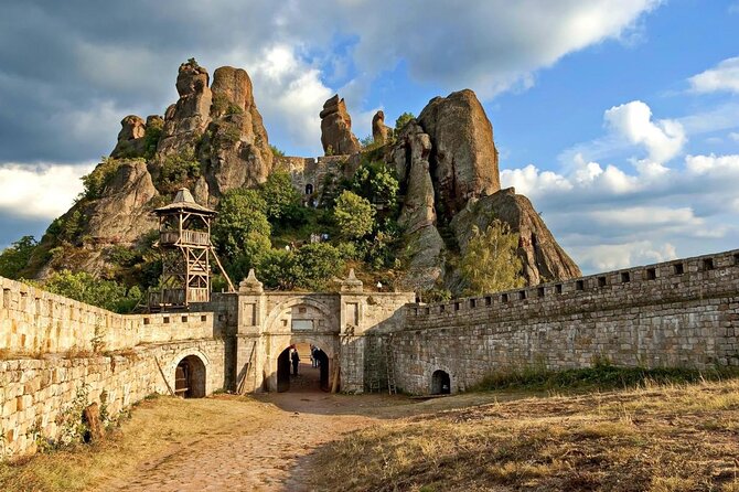 All inclusive Belogradchik fort and Venetsa cave day tour - Exploring Bulgaria’s Hidden Treasures: The All-Inclusive Belogradchik Fortress & Venetsa Cave Day Tour