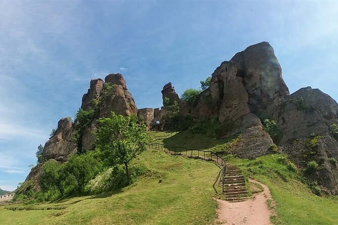 All inclusive Belogradchik fort and Venetsa cave day tour - Who Should Consider This Tour?