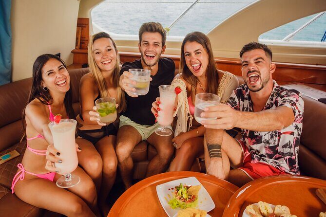 All Inclusive Cancun: 9hrs Coast & Fun 50' Cranchi Mediterranee - The Atmosphere and Service: Authentic and Warm