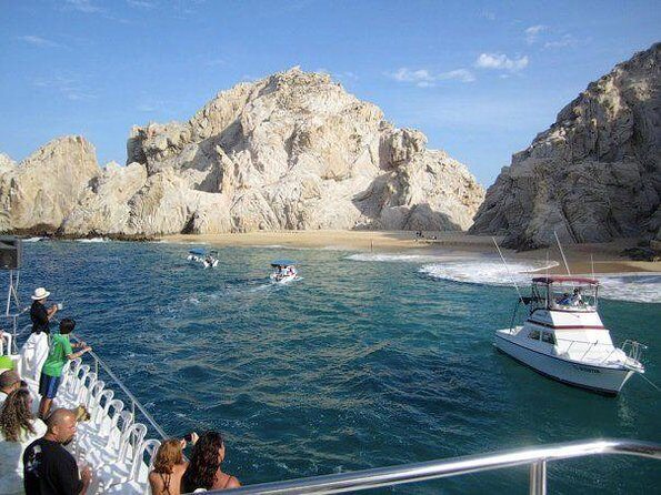 All-Inclusive Catamaran Tour | Beaches & Sea Lions from Los Cabos - A Detailed Look at the All-Inclusive Catamaran Tour from Los Cabos to Beaches & Sea Lions