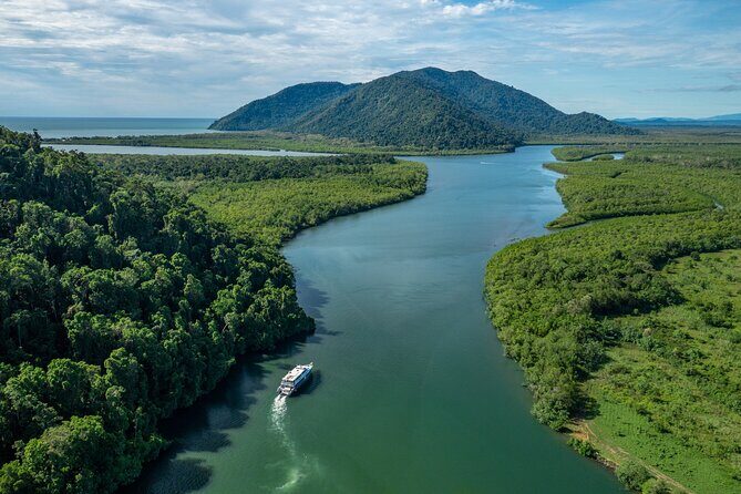 All Inclusive Day Tour to Frankland Islands Great Barrier Reef - The Experience on the Water