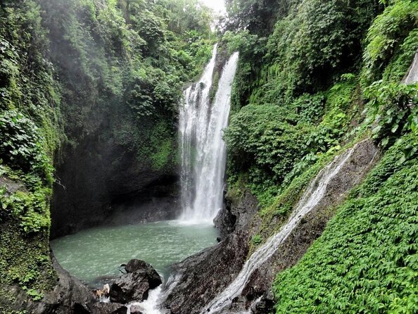 All Inclusive : Jumping Sliding at Aling- Aling Waterfall - Handara Gate - Lunch - The Waterfalls: Aling-Aling, Kroya, Kembar, and Pucuk