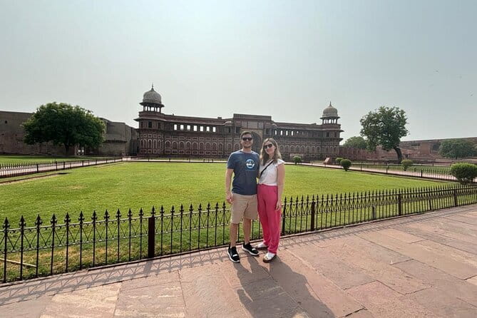 All Inclusive Private Taj Mahal & Agra Tour from Delhi by Car - Exploring Agra Fort: An Architectural Marvel