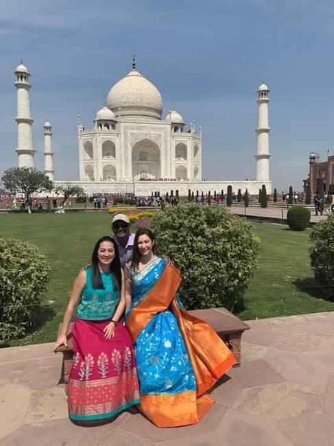 All-Inclusive Same-Day Group Tour to the Taj Mahal - An Introduction to the Experience