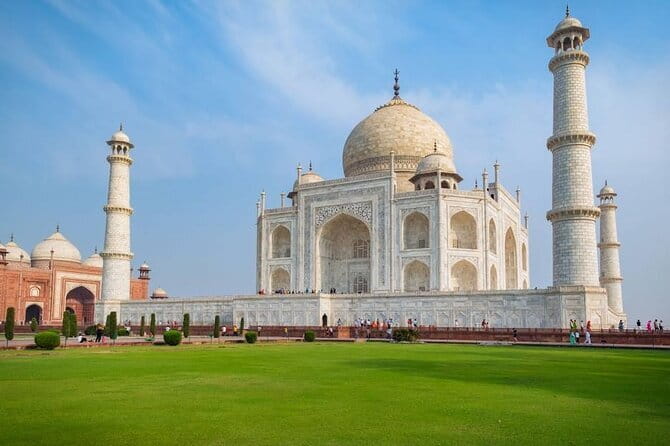 All Inclusive Taj Mahal, Agra Fort or Baby Taj Tour by SUV Car - The Sum Up