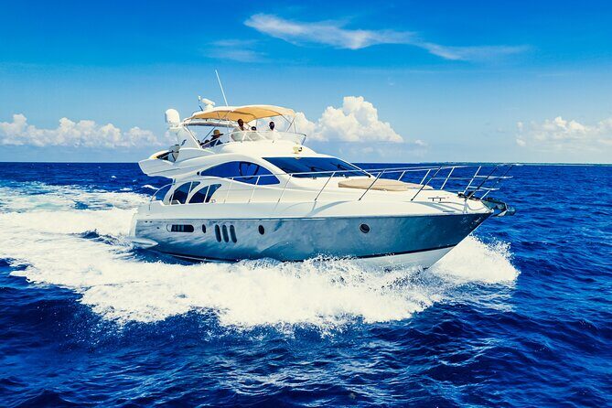 All inclusive Tulum: 4 hours Luxury Yacht 58' Azimut - An engaging introduction to the experience