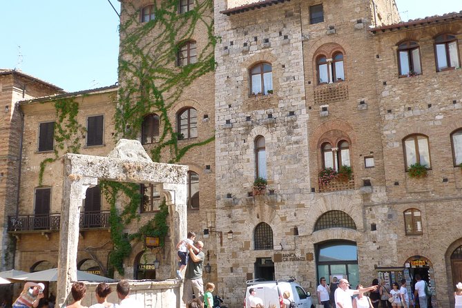 All Inclusive Tuscany Vespa Tour Review - Meeting Point and Logistics