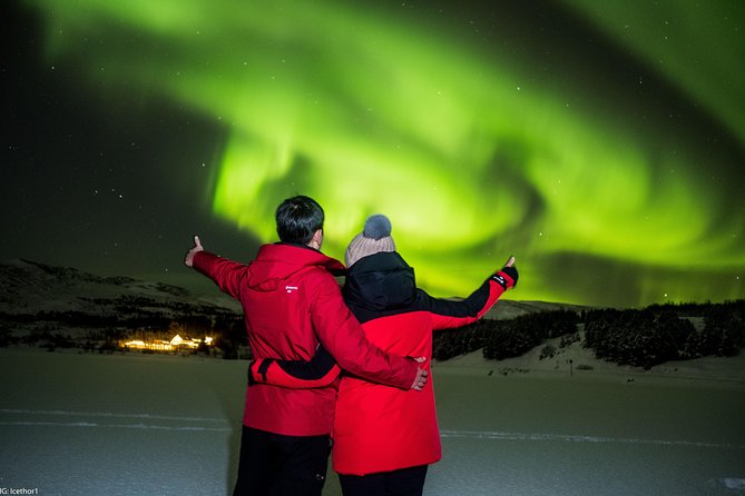 All-Inclusive Very Small Group Northern Lights With Photographs - Experiencing the Northern Lights