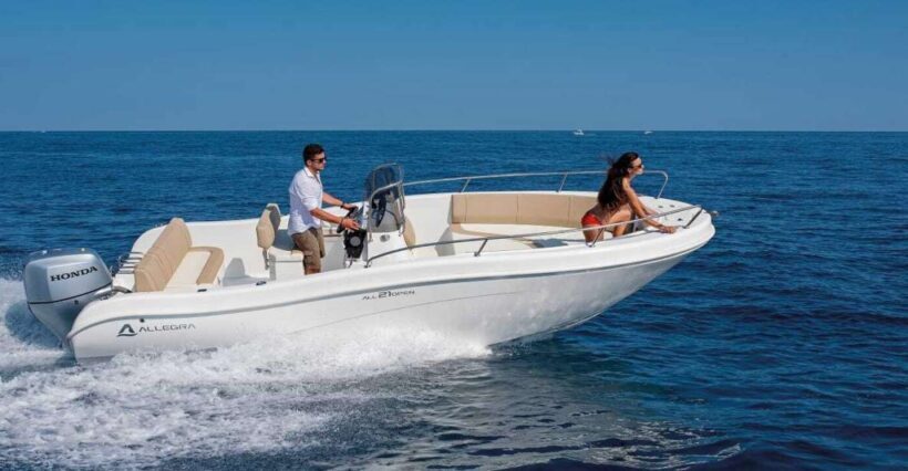 Allegra All21open motorboat rental on the Amalfi Coast - Key Points