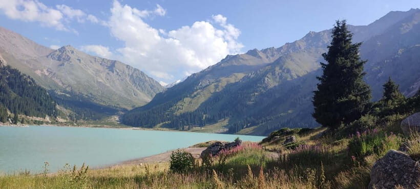 Almaty: Big Almaty Lake Hike and Falconry Show Tour - Exploring the Tour in Depth