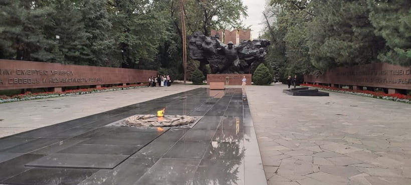 Almaty's Adventure: City & Mountain Tour in One Day - Key Points