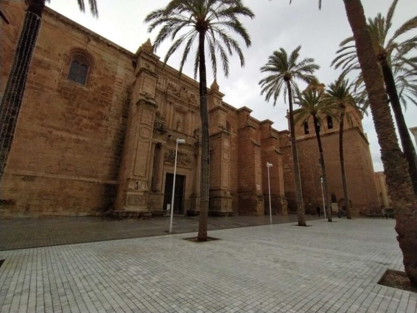 Almería: Guided City Discovery Tour - The Experience: Pros and Cons