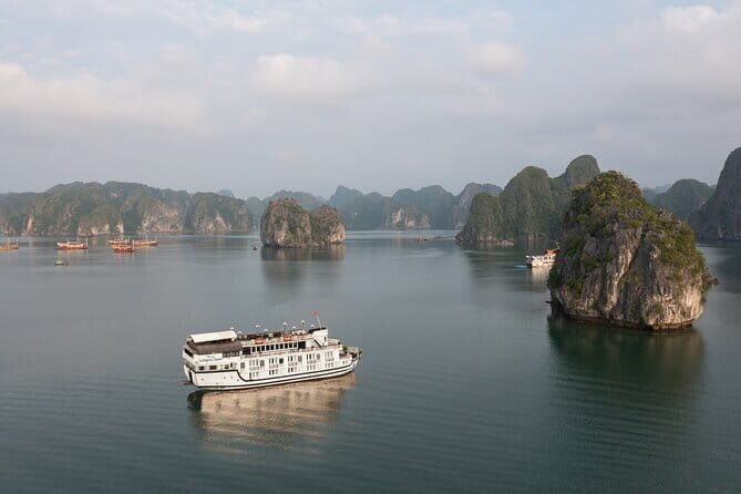 Alova Premium Cruise-Deluxe Tour in Ha Long ( Tour from Ha Long Bay) - The Experience: Authenticity and Comfort