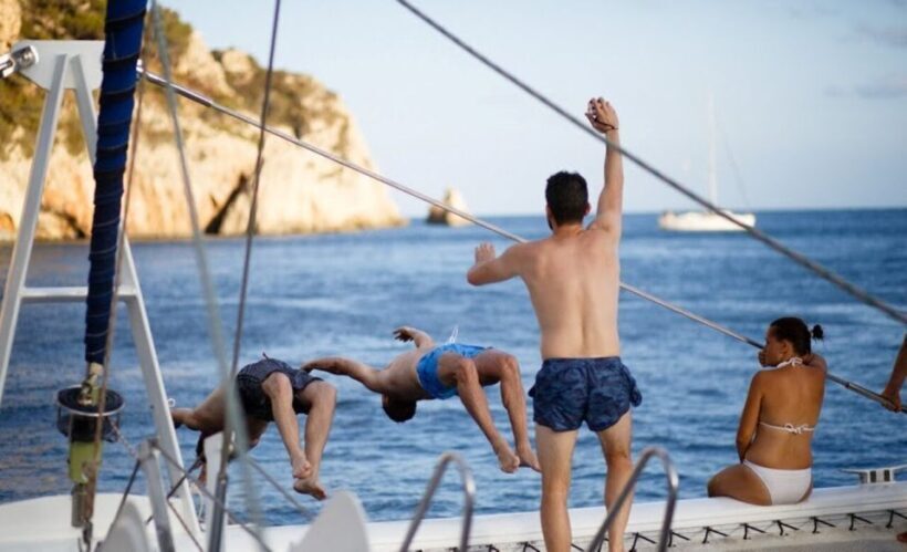 Altea: Boat Tour with Swimming Stop - FAQ