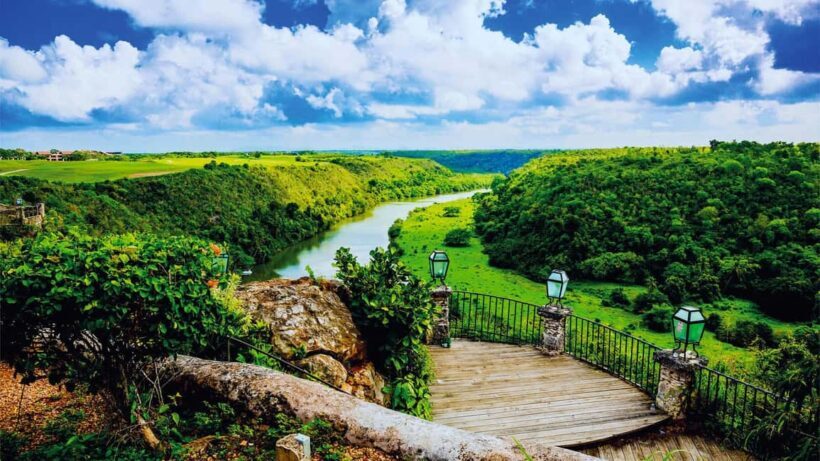 Altos de Chavón + Cueva de las Maravillas excursion from Bavaro/Punta Cana - Discovering the Best of La Romana: Altos de Chavón + Cueva de las Maravillas