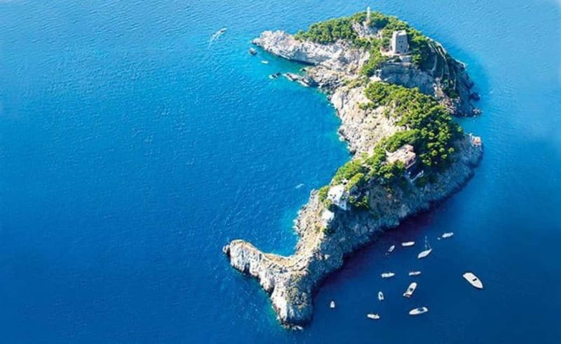 Amalfi: Capri Island Boat Tour with Drinks and Snorkeling - Capri Free Time and Shopping