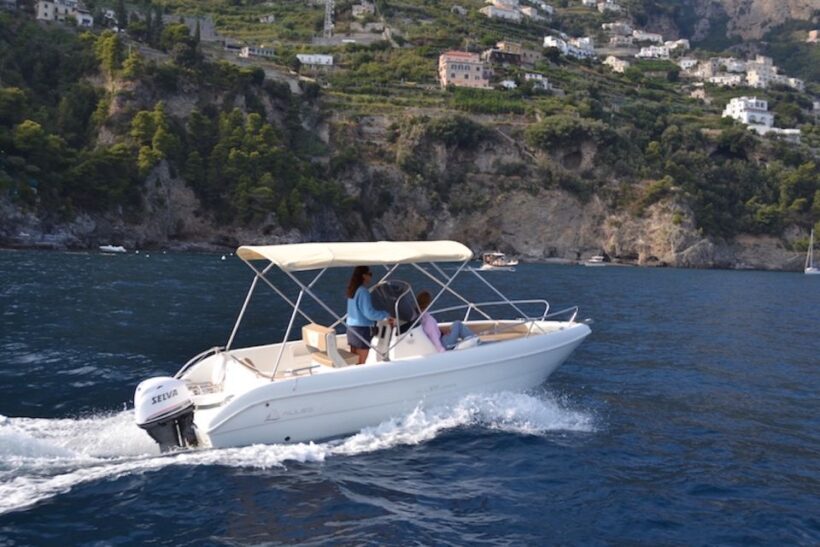 Amalfi coast: Rent boats in Salerno without license - FAQ