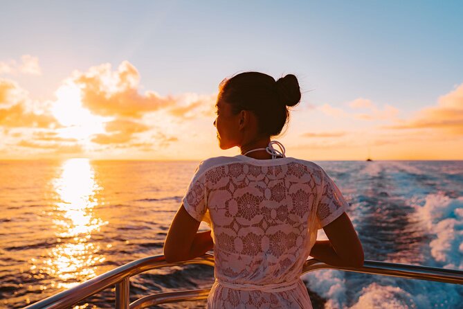 Amalfi Coast Sunset Boat Tour in Small Group - Boat and Amenities