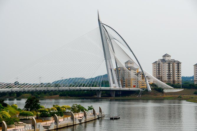 Amazing 8 Attractions Half-Day Putrajaya City Tour - FAQs About This Tour
