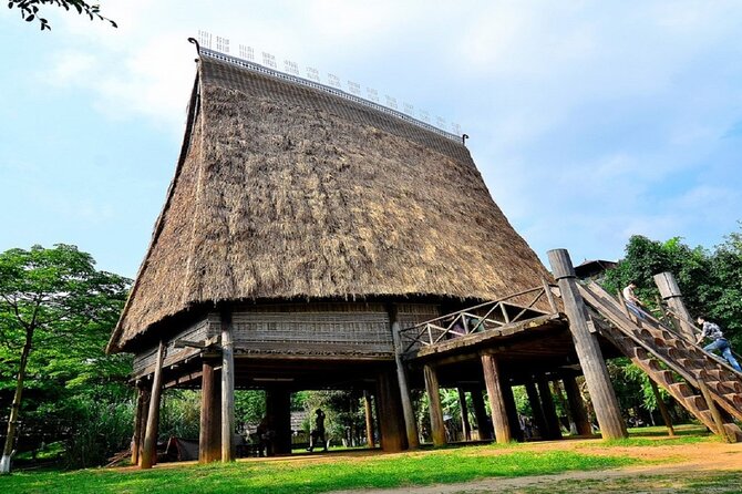 Amazing Hanoi Private Full Day City Tour (Mon & Fri) - Exploring Hanoi’s Vibrant Streets