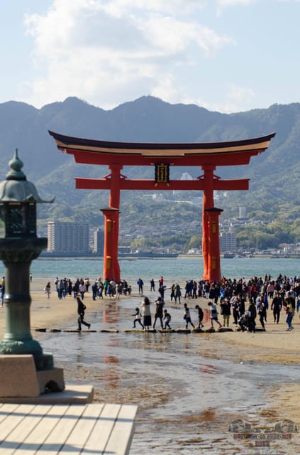 Amazing Hiroshima: Private City Tour With a Local Guide - Uncovering the Resilience of Hiroshima Castle