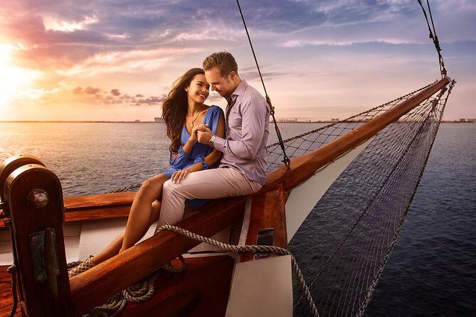 Amazing Romantic Dinner on a Spanish Galeon with Saxophone Music - An In-Depth Look at the Romantic Galleon Experience