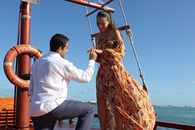 Amazing Romantic Dinner on a Spanish Galeon with Saxophone Music - Frequently Asked Questions