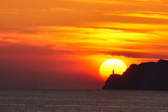 Amazing Sunset Tour Around Capri Coast and Grottoes With Aperitif - Key Points