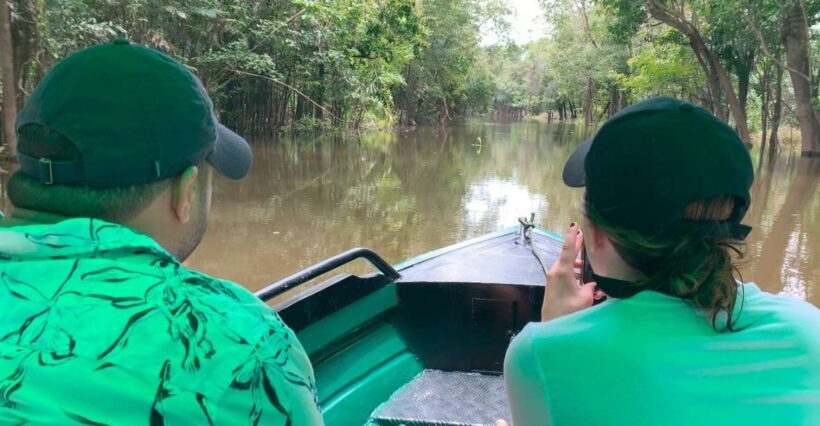 Amazonas: Boat Ride with a Local Amazonian - The Meeting of the Rivers: Nature’s Phenomenon