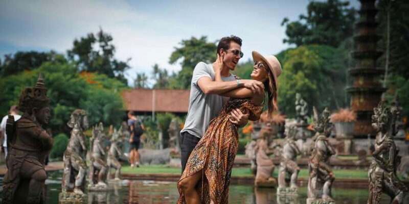 Amed: Tirta Gangga, Jemeluk Bay, & Virgin Beach Day Trip - Lunch and Free Time