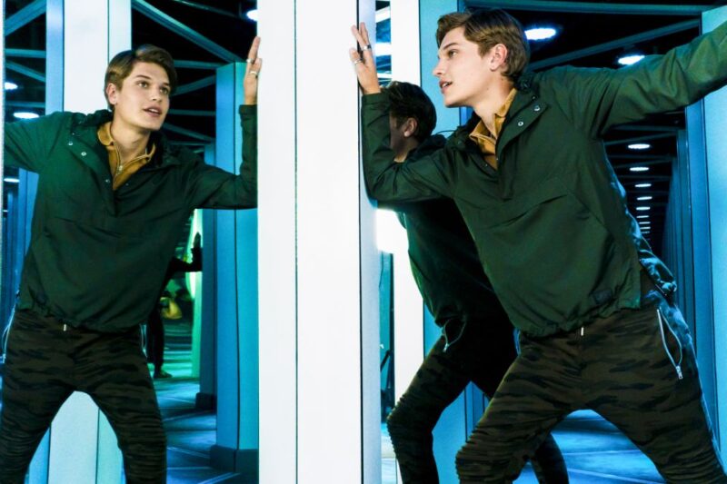 American Dream: Mirror Maze Admission Ticket - Navigating the Maze