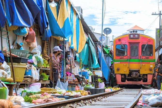 Amphawa Floating Market & Maeklong Railway Train Market Tour - Analyzing the Value and Overall Experience