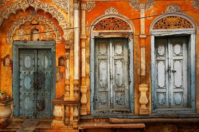 Amritsar: Golden Temple, Jallianwala Bagh & Wagah Border Tour - Visiting Durgiana Temple