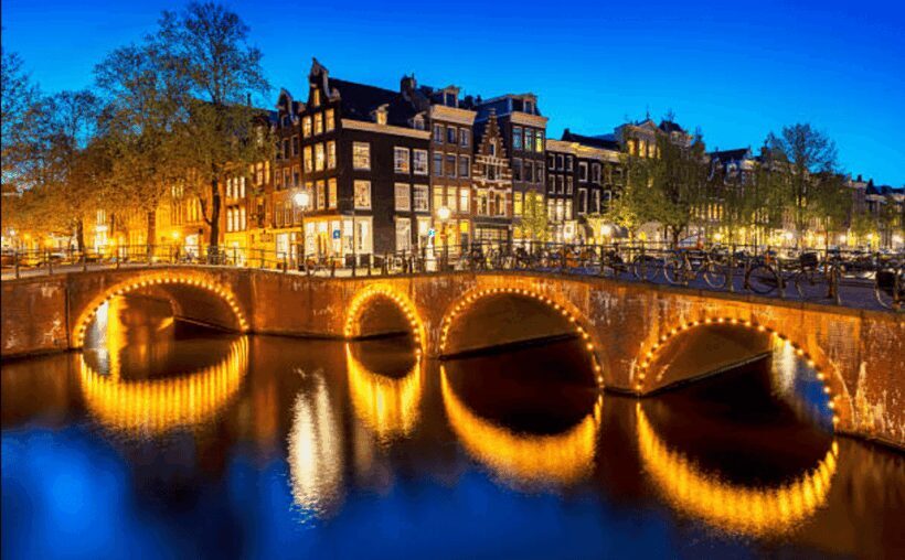 Amsterdam: 3 Hour See and Taste Tour of Historical Centre - What Real Travelers Say