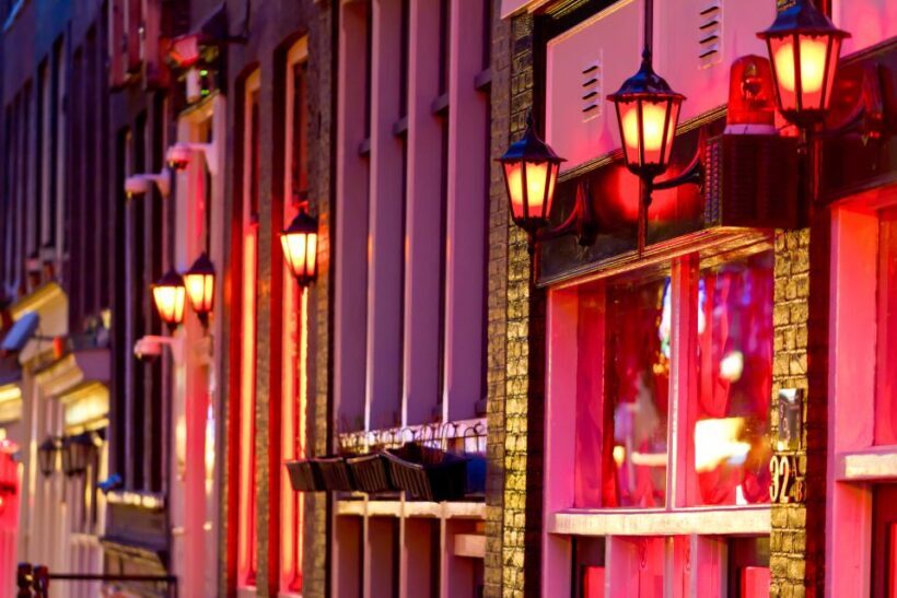 Amsterdam: After Dark Red Light District Tour - Key Points