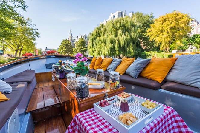 Amsterdam All-Inclusive 90-Minutes Canal Cruise by Captain Jack - The Experience on the Water